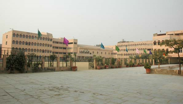 Darbari Lal DAV Model School, ND Block, Dakshini Pitampura – Uniform Uncle